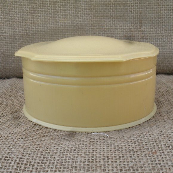 Arlington Co./DuPont Co. | Accents | Antique Ivory Pyralin Powder ...